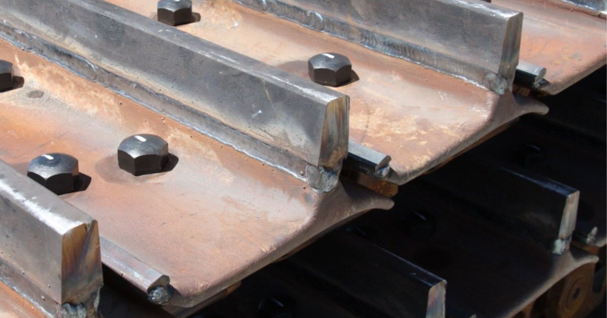 Replacing and Re-shoeing Grouser Bars | Cutting Edges