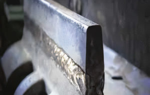 Replacing and Re-shoeing Grouser Bars | Cutting Edges